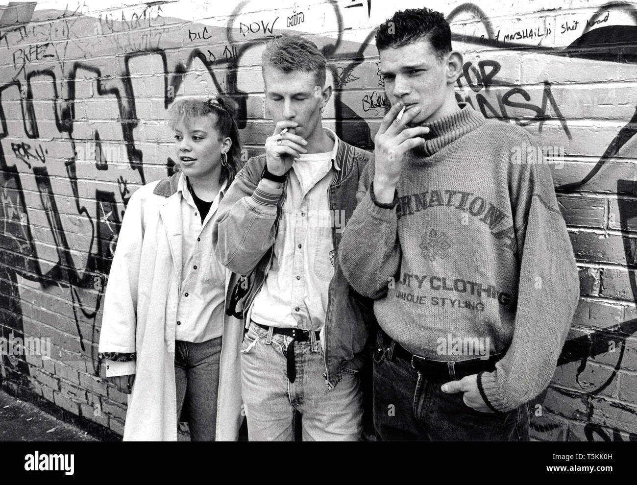 1980s teenagers smoking hi-res stock photography and images - Alamy