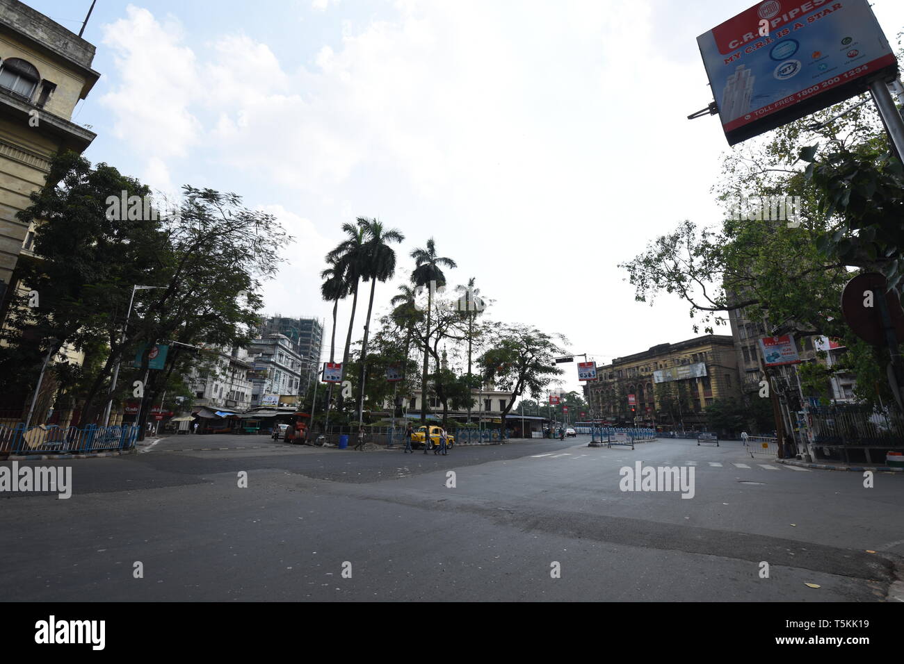 Chowringhee Square, Chittaranjan Avenue, Kolkata, India Stock Photo - Alamy