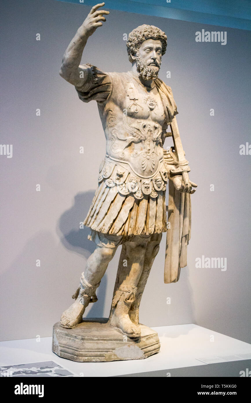 Le Louvre Lens : Emperor Marcus Aurelius (161-180 AD Stock Photo - Alamy
