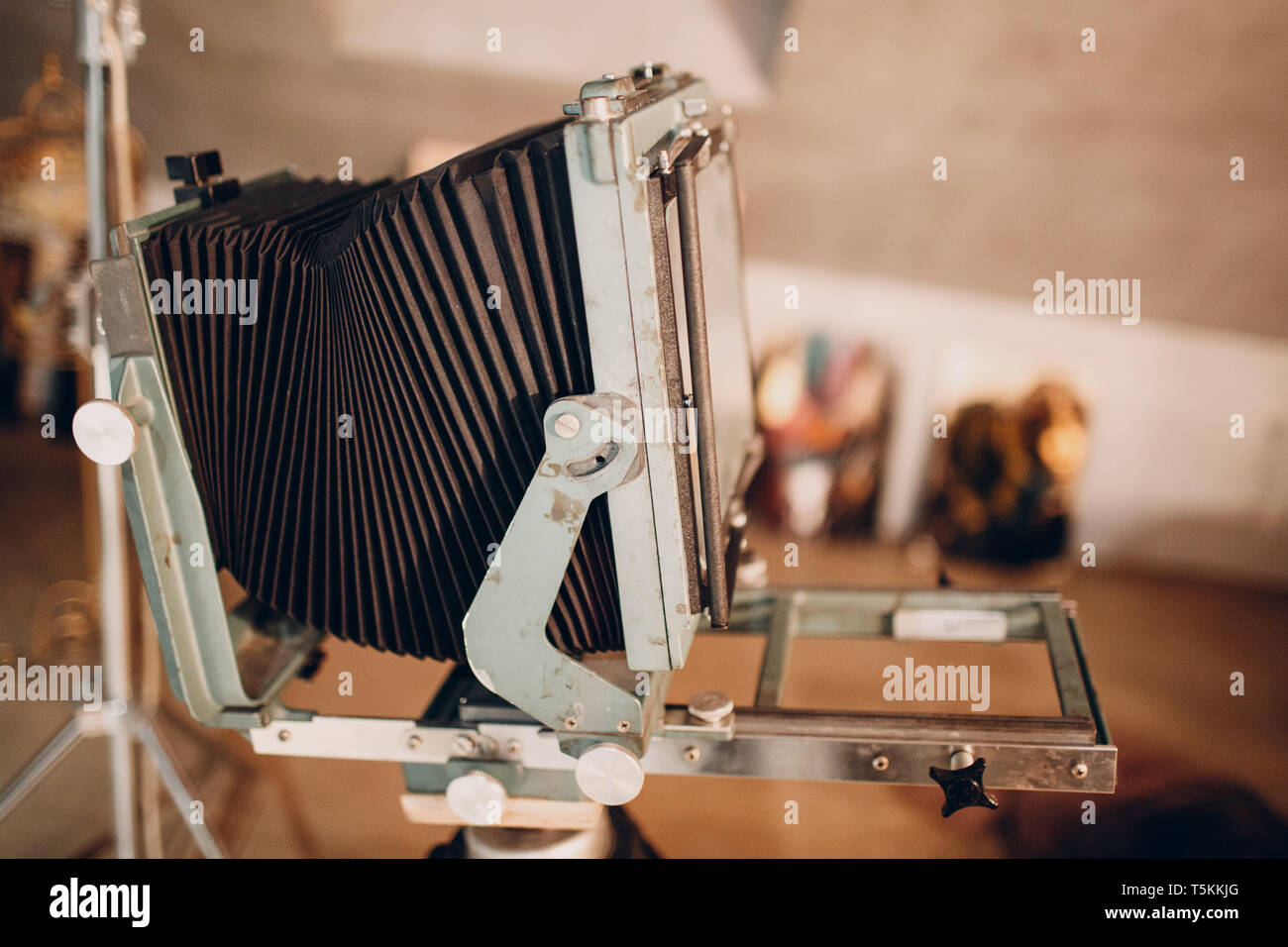 Old vintage camera. Ambrotype and daguerreotype Stock Photo - Alamy