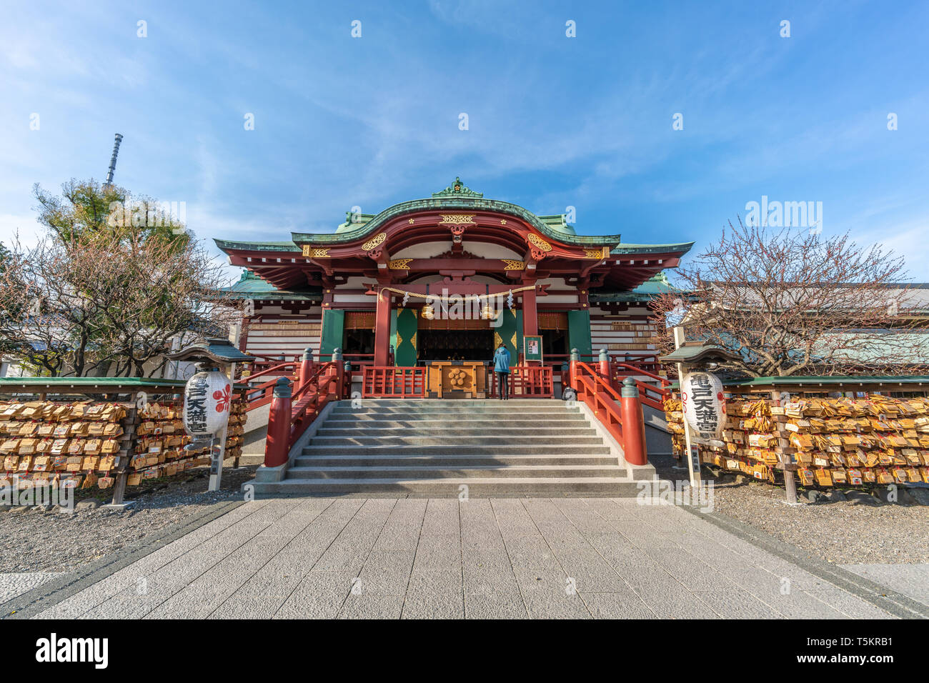 Honden (Main Hall) of Kameido Tenjin-sha Shinto Shrine. Built in 1646 ...