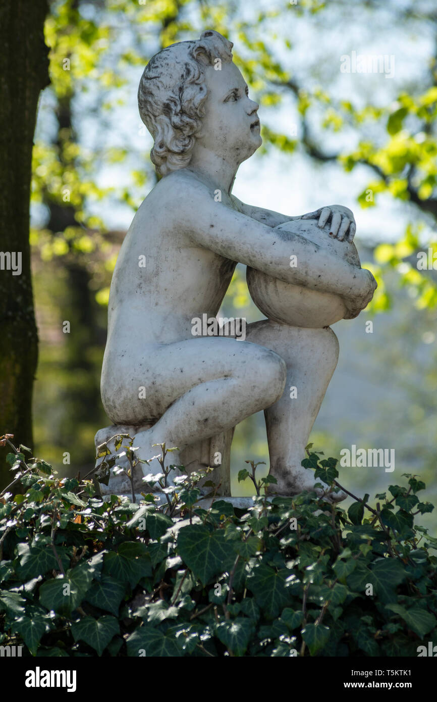 Europe castle boy hi-res stock photography and images - Alamy