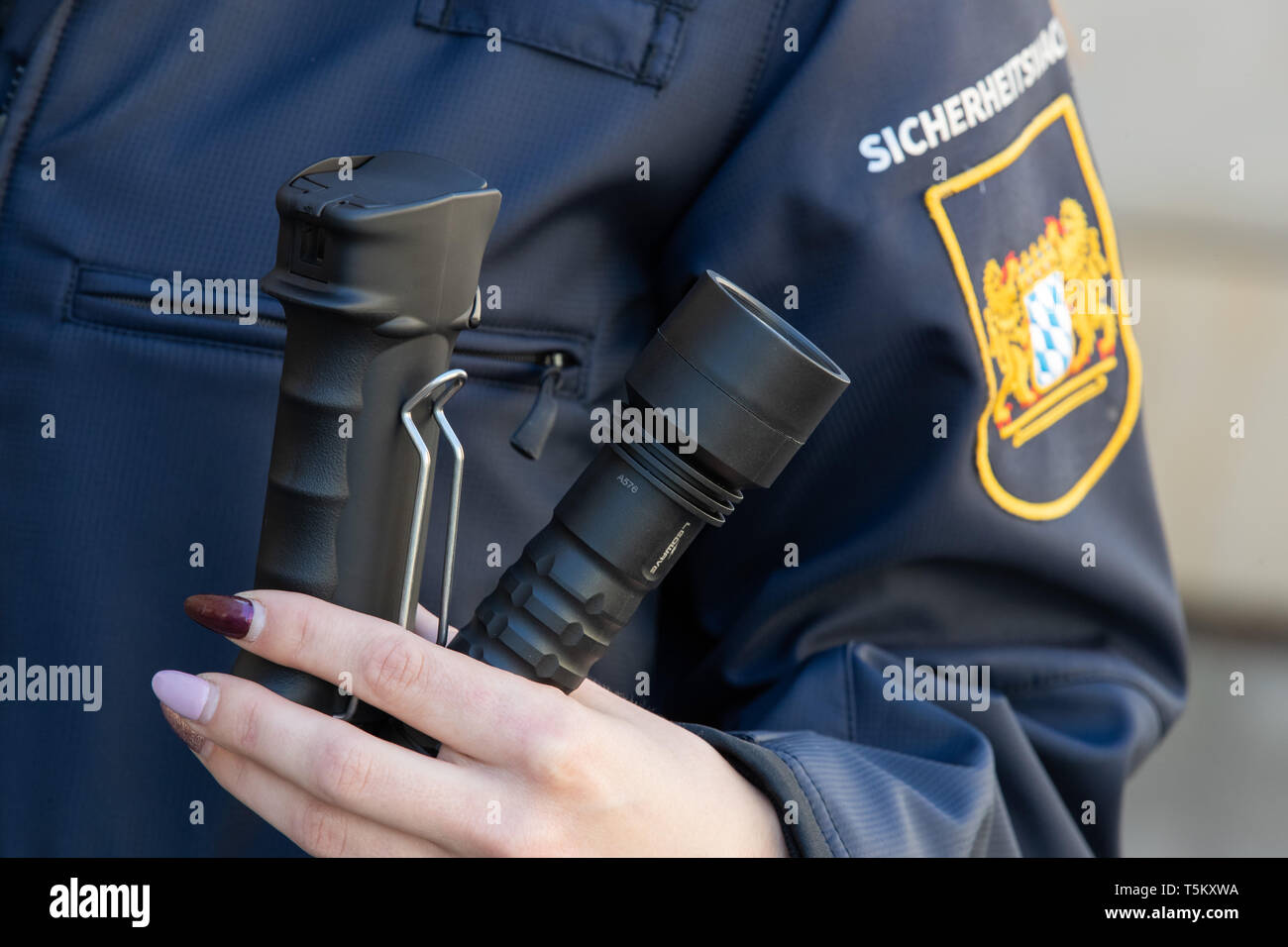 Nuremberg, Germany. 25th Apr, 2019. A member of the Bavarian security ...