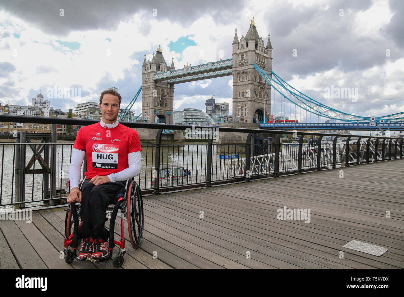 London, UK. 25th Apr, 2019. London Marathon 2019 Wheelchair athletes ...