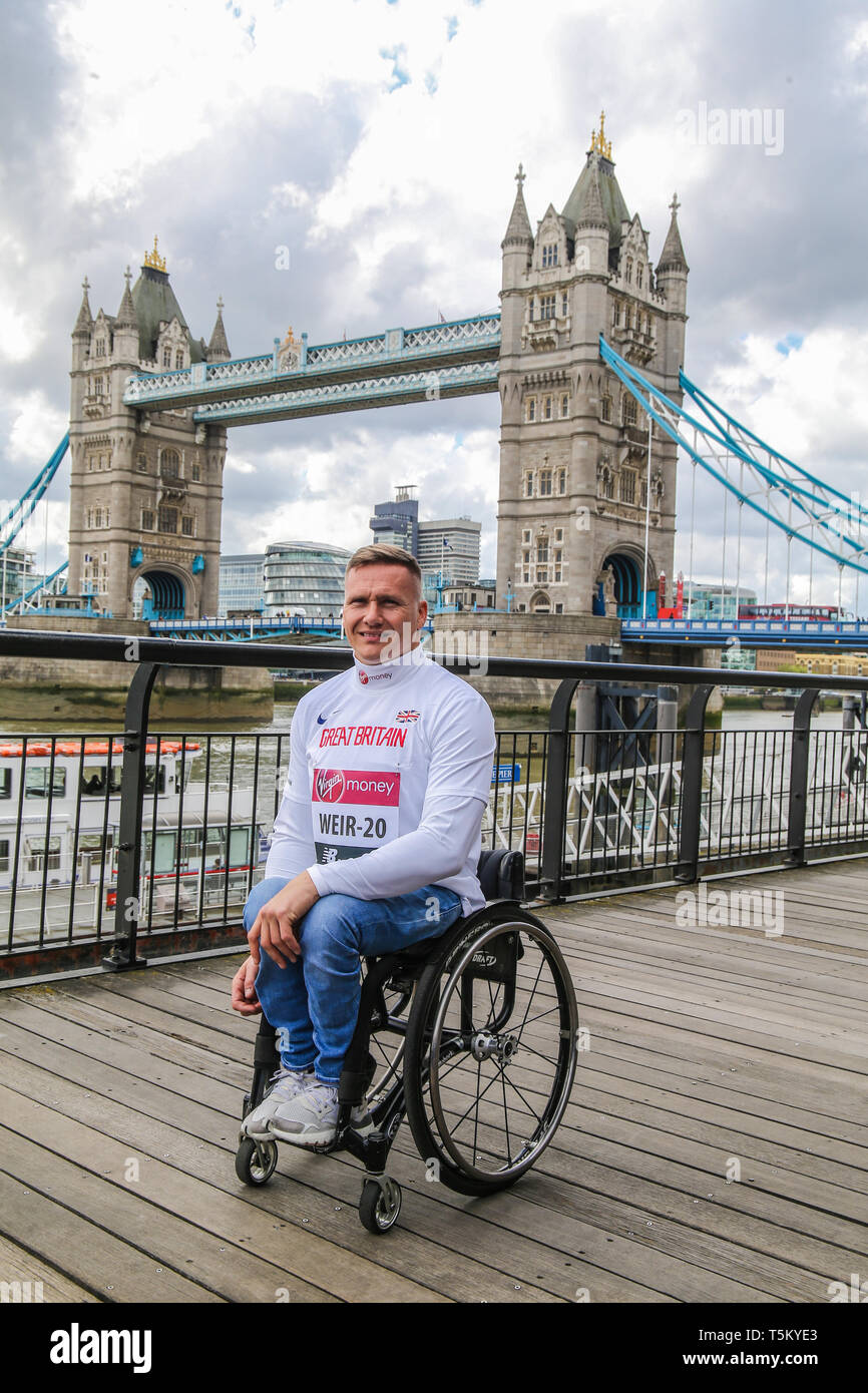 London, UK. 25th Apr, 2019. London Marathon 2019 Wheelchair athletes ...