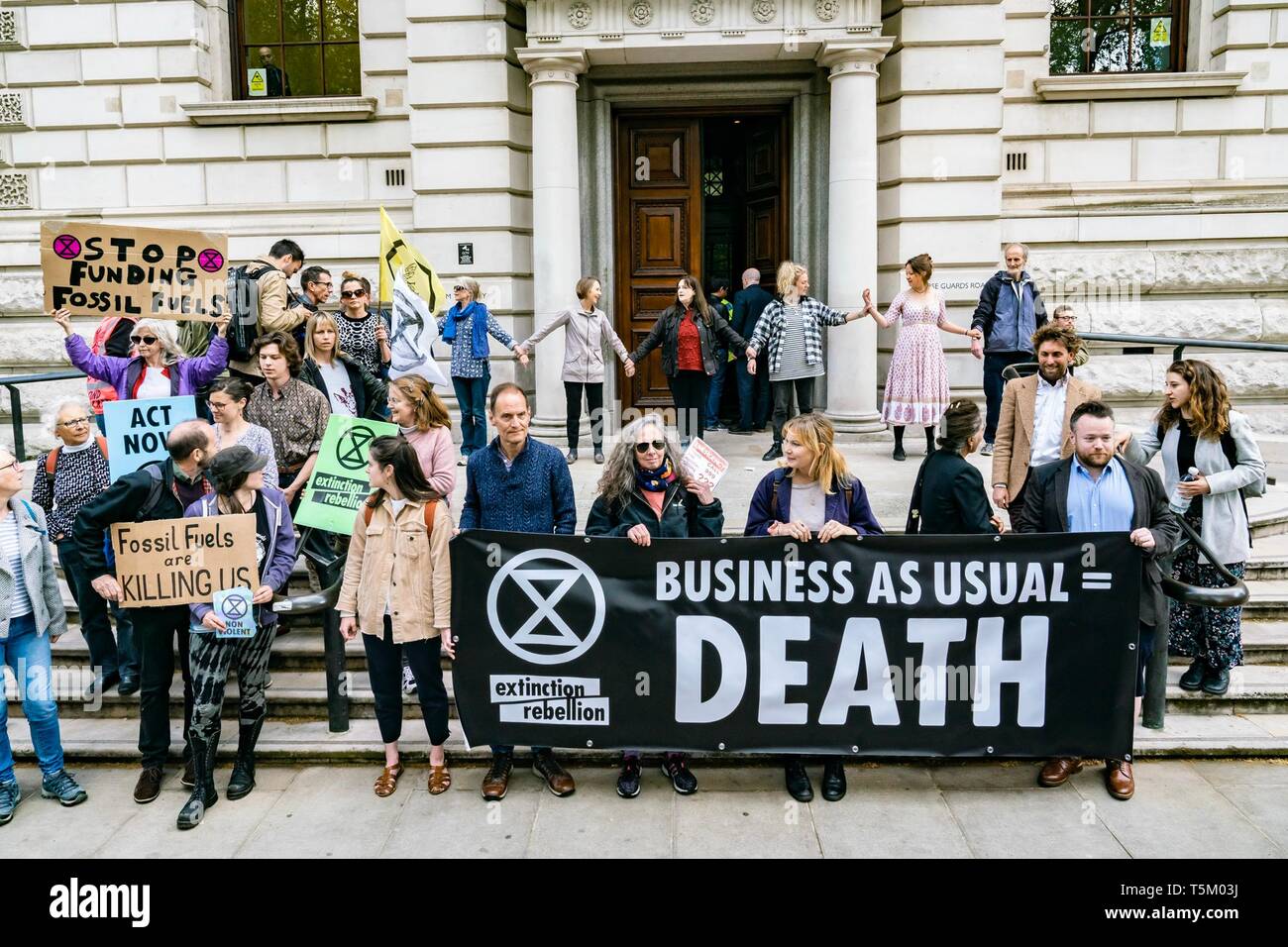 Xr protest london glue hi-res stock photography and images - Alamy