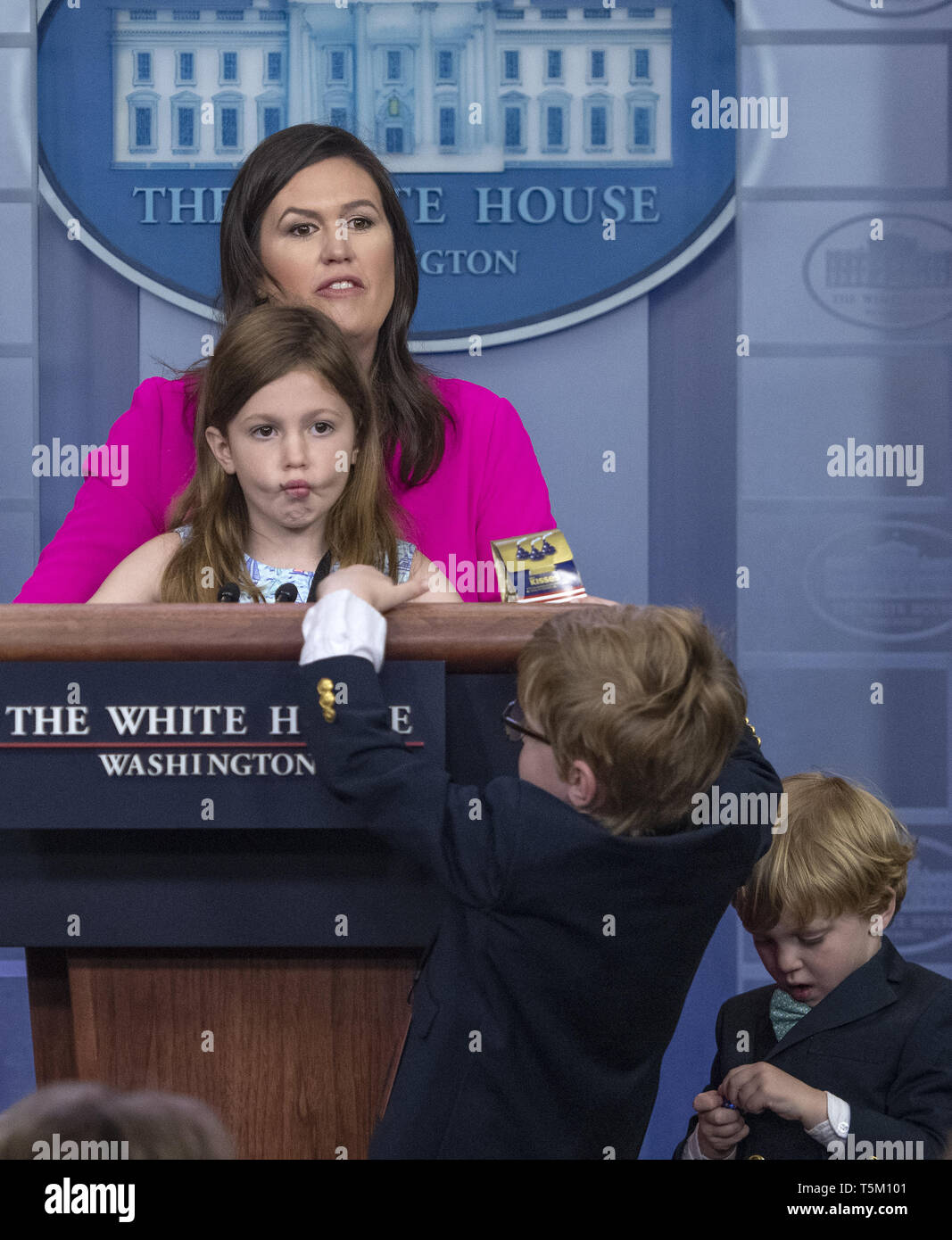 Sarah huck hi-res stock photography and images - Alamy