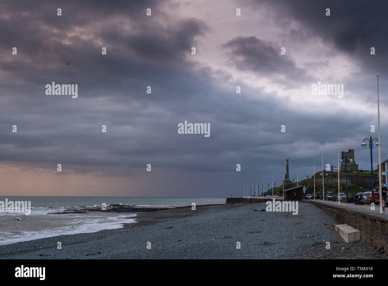 Brooding clouds hi-res stock photography and images - Alamy