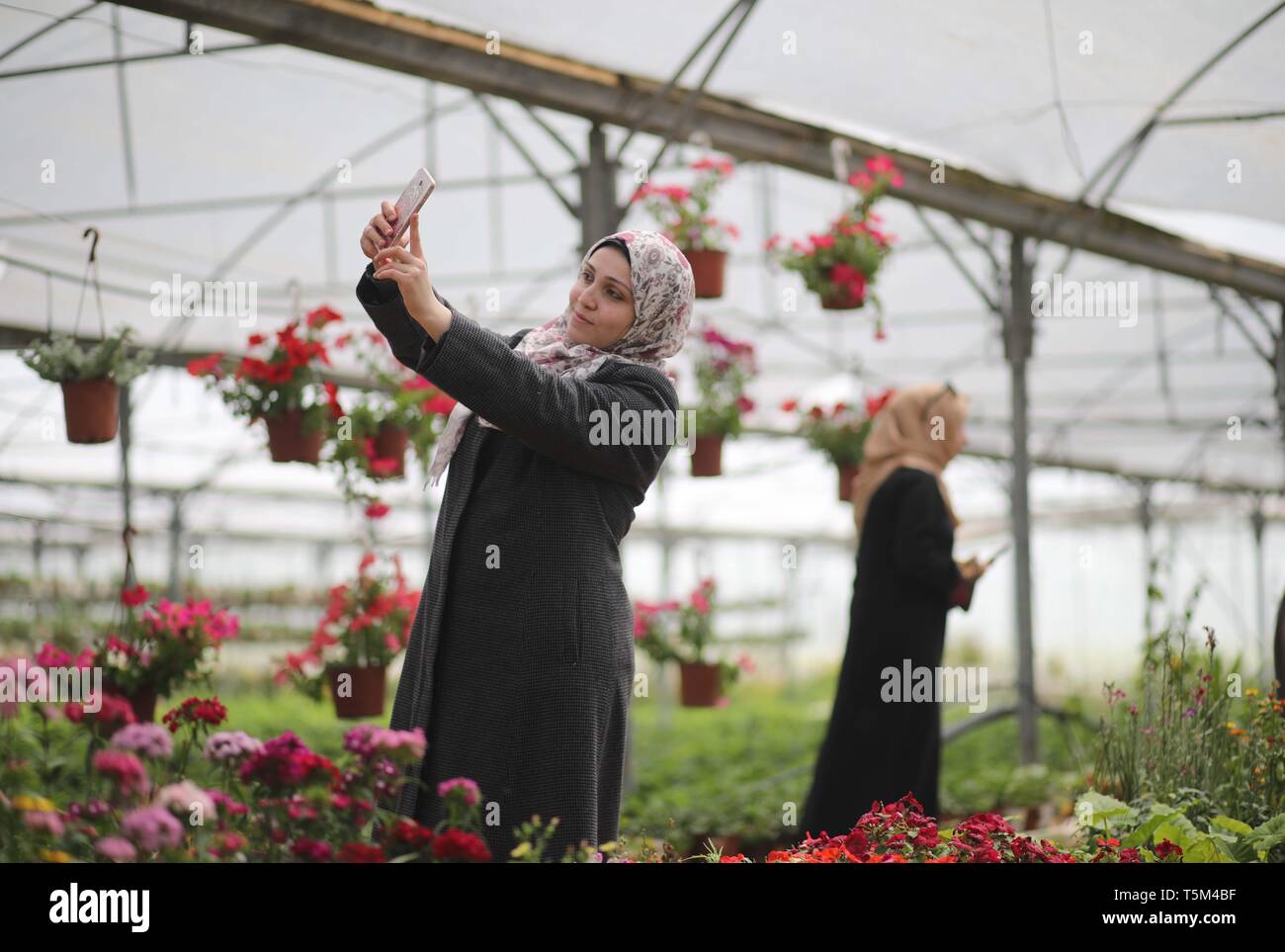 Gaza girl flower hi-res stock photography and images - Alamy