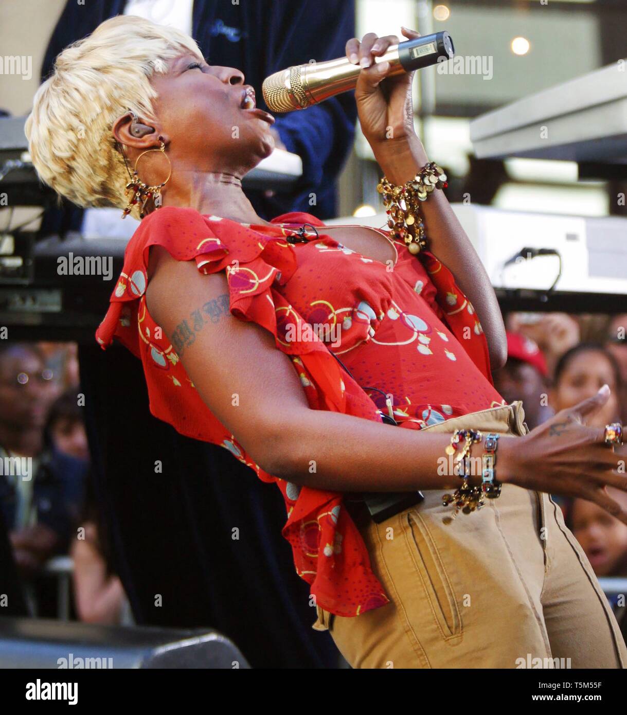 New York City, USA. 25th Apr, 2019. MARY J. BLIGE PERFORMING ON THE ...