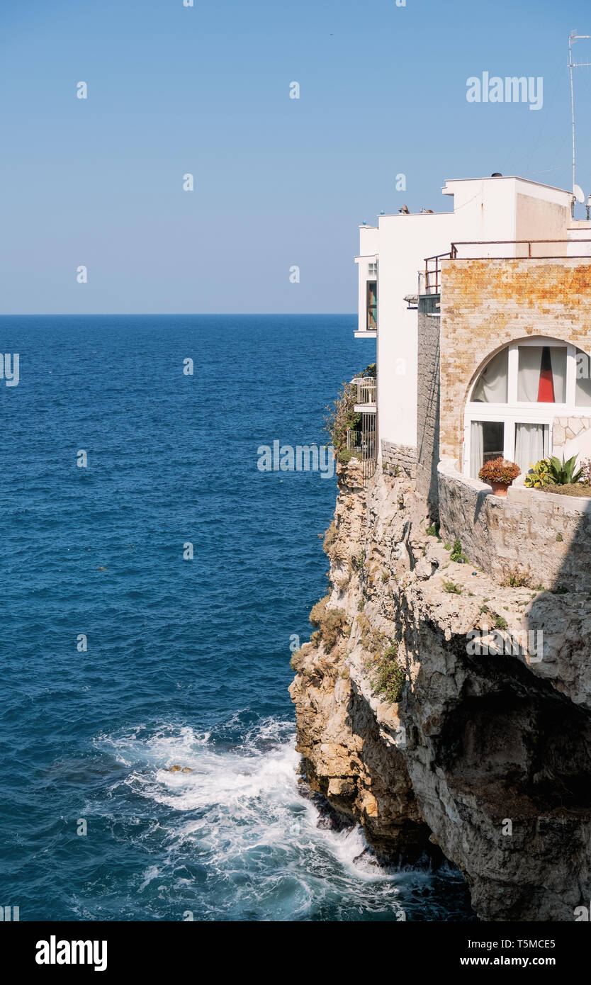 Cliffside architecture hi-res stock photography and images - Alamy