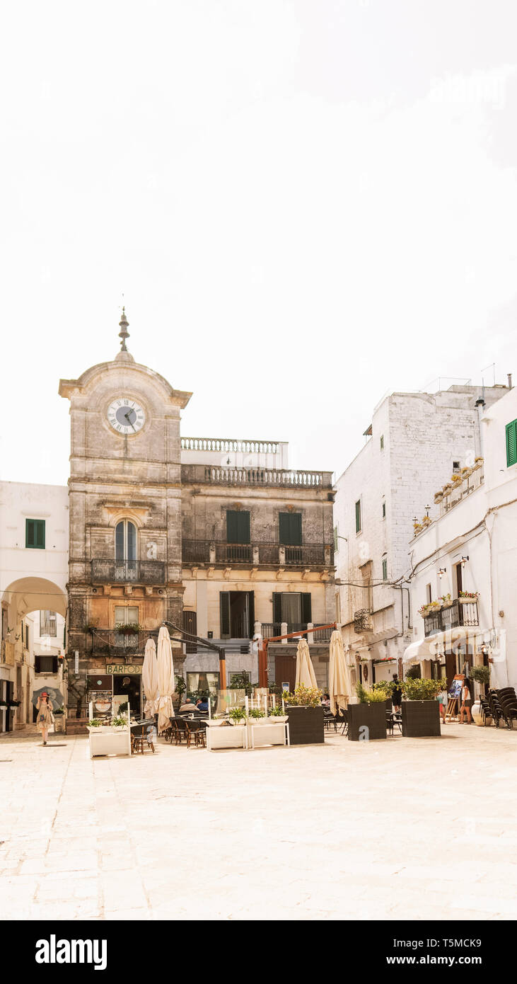 Cafe in Italian Village Square Stock Photo - Alamy
