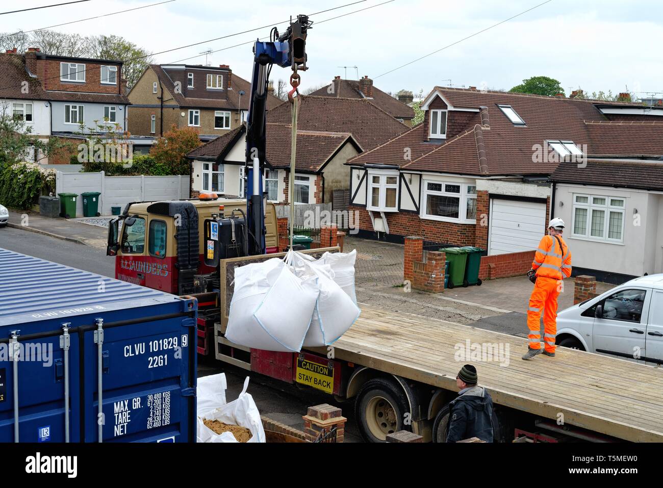 Flatbed lorry hi-res stock photography and images - Alamy