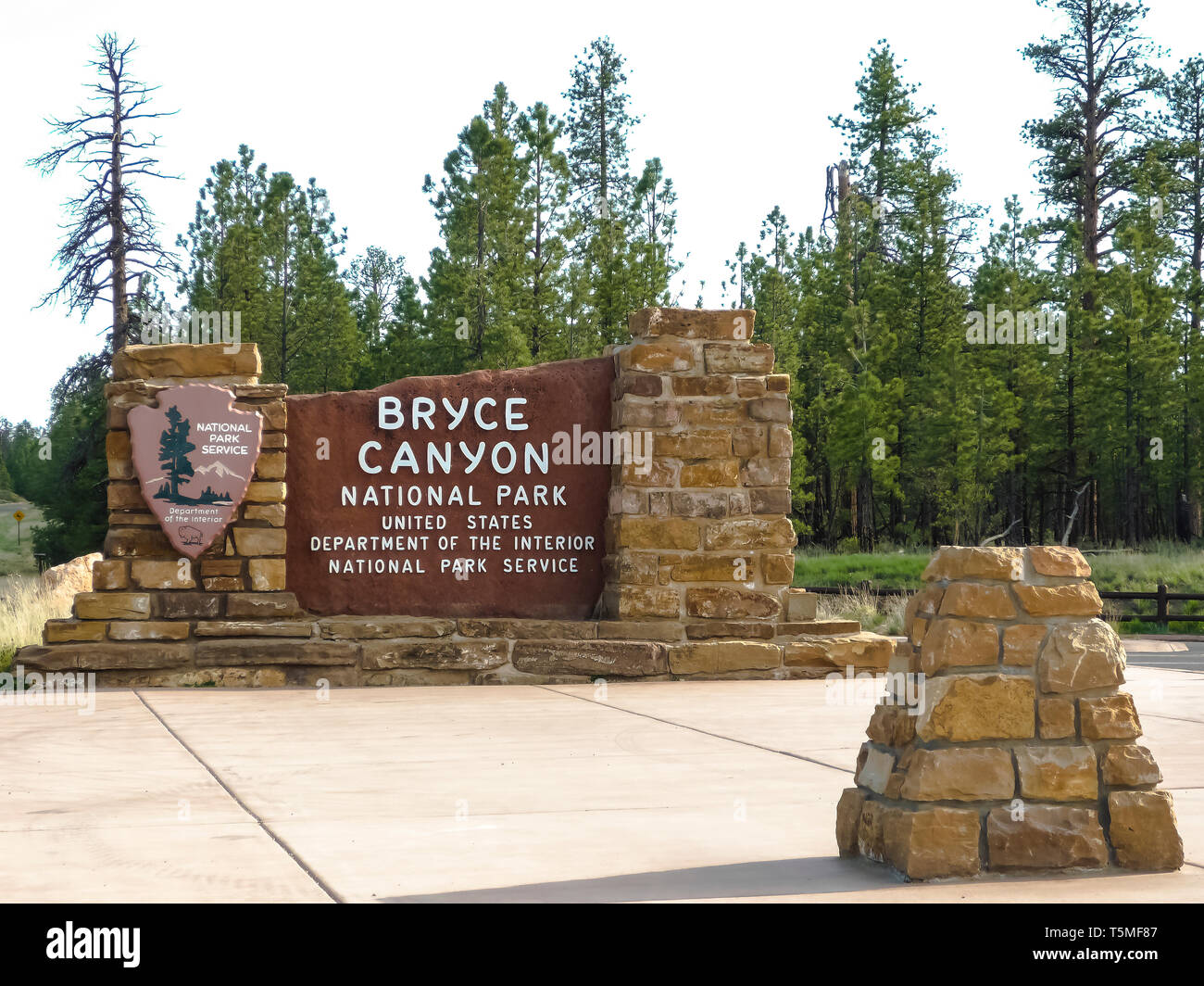 Entrance to bryce canyon national park hi-res stock photography and ...