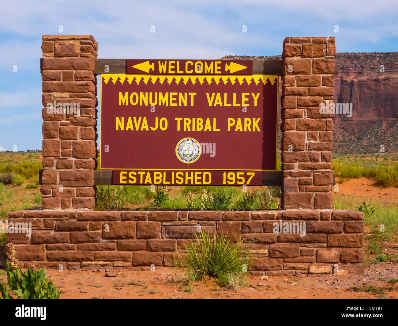 Monument Valley Entrance Sign. Utah. USA Stock Photo - Alamy