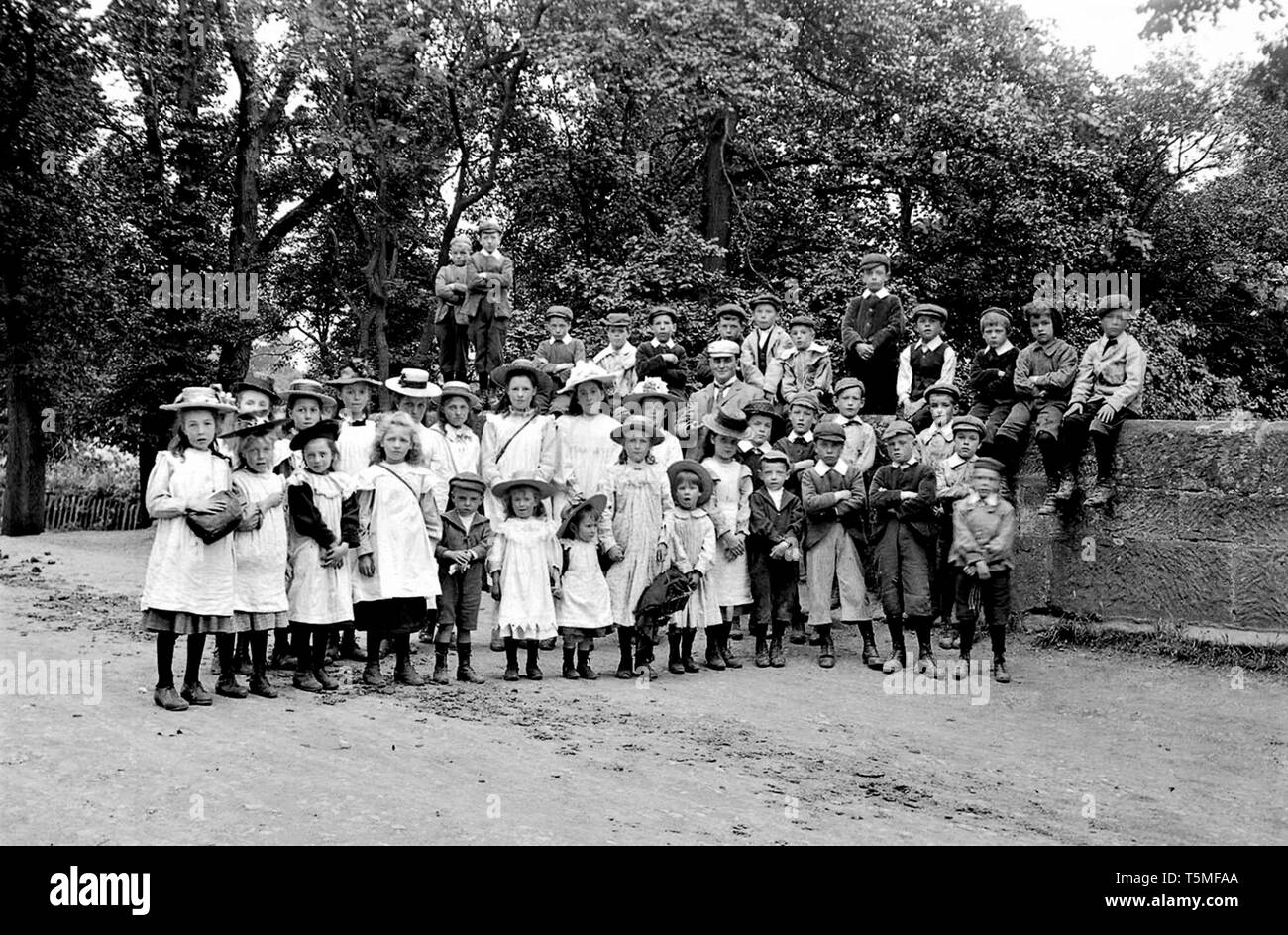Edwardian school children hi-res stock photography and images - Alamy