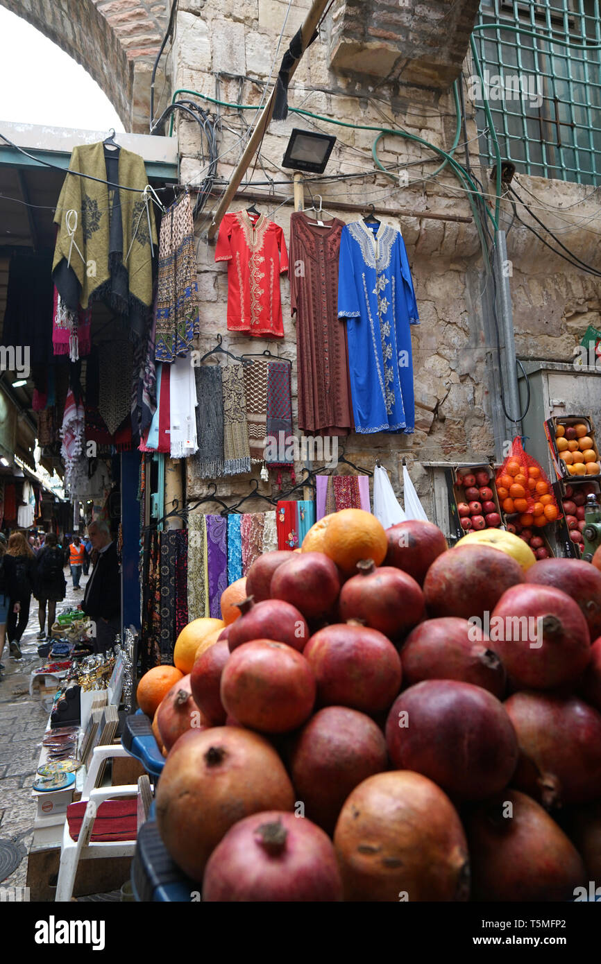 Folkloric shops in jerusalem hi-res stock photography and images - Alamy