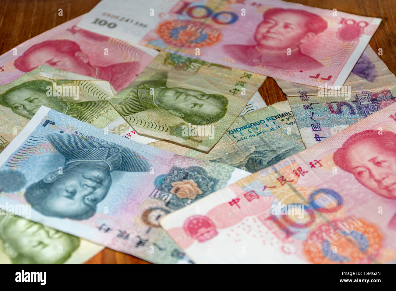 Money spread on table hi-res stock photography and images - Alamy