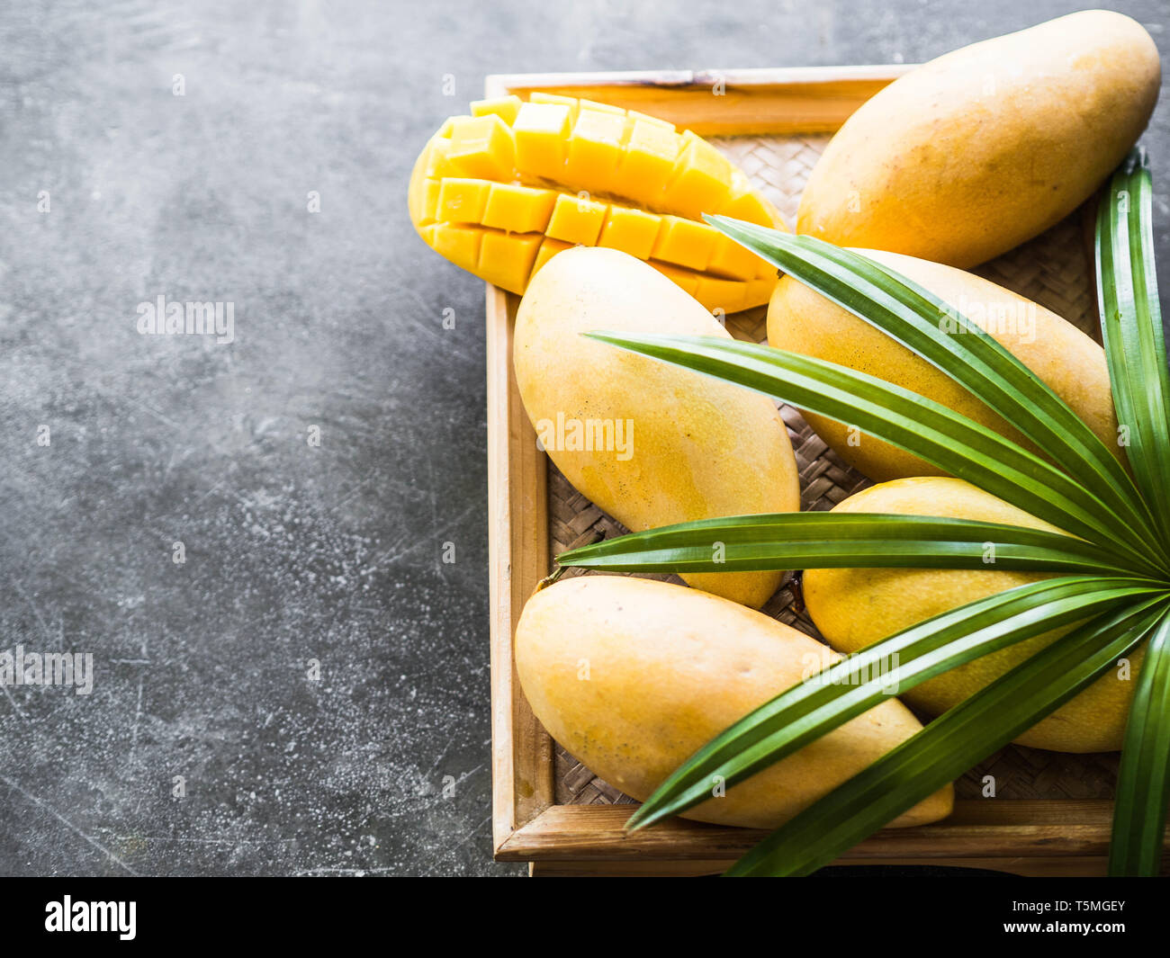 Gourmet fruit tray hi-res stock photography and images - Alamy