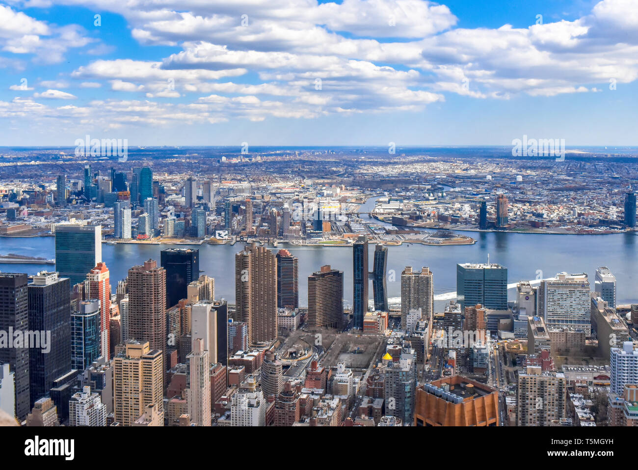 Downtown city travel skyscrapers hi-res stock photography and images ...