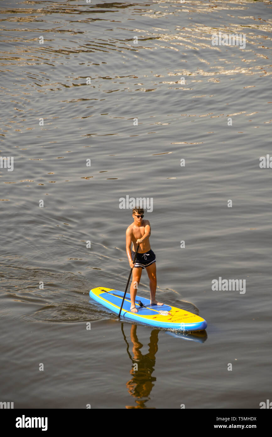 Upright paddle boarding hi-res stock photography and images - Alamy