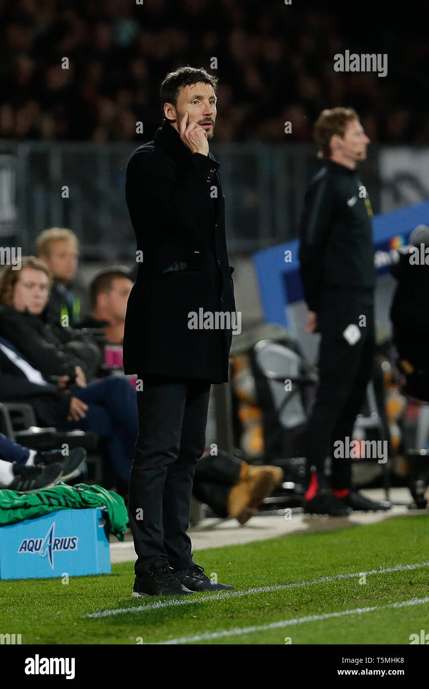 Dutch football coach netherlands hi-res stock photography and images ...