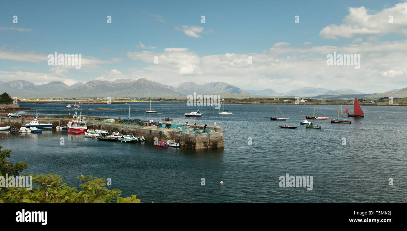 Roundstone regatta hi-res stock photography and images - Alamy