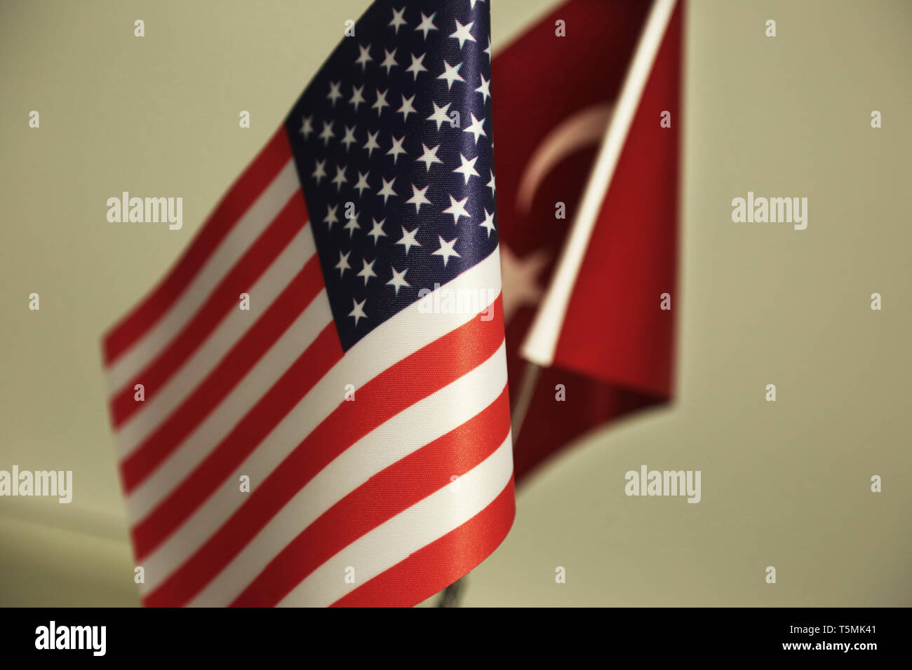 Turkish and american flag hi-res stock photography and images - Alamy