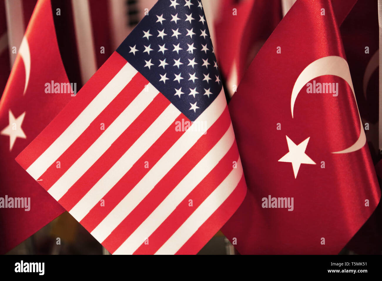 Turkish and american flag hi-res stock photography and images - Alamy