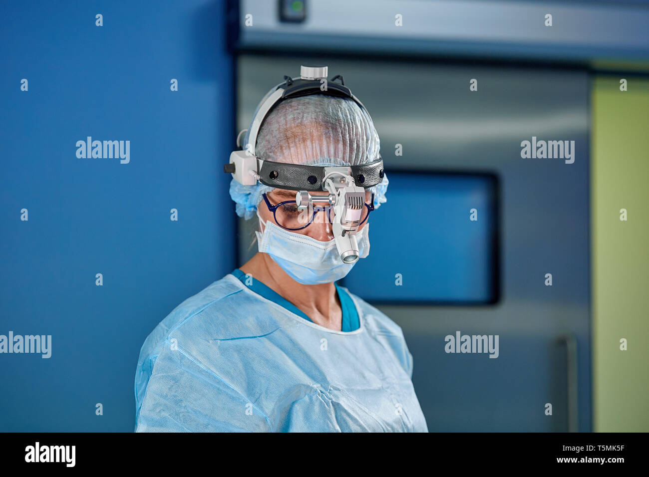 Surgical headlight hi-res stock photography and images - Alamy