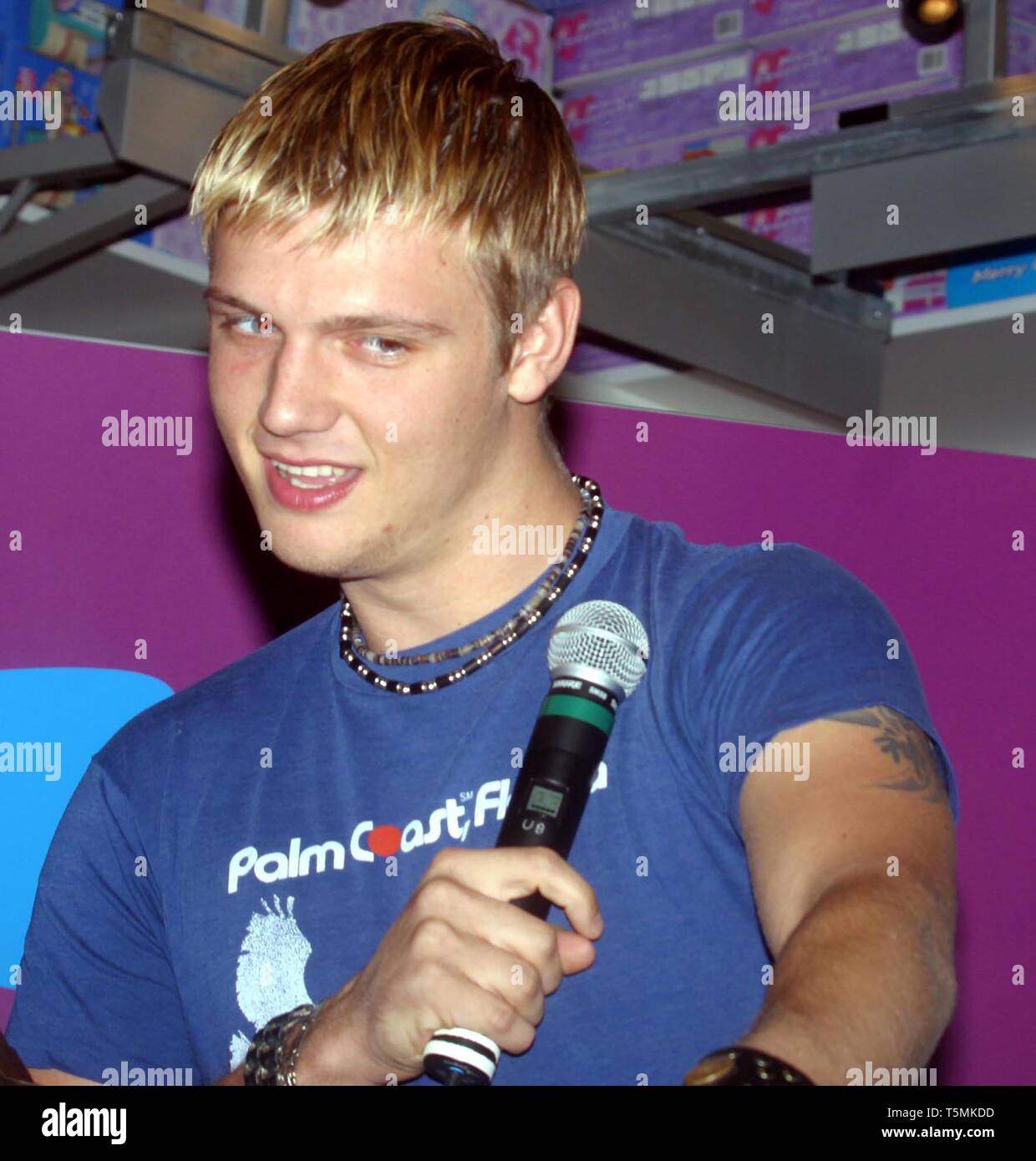 NICK CARTER IN STORE APPEARANCE AT TOYS R US, NYC 11/05/02 Photo By ...