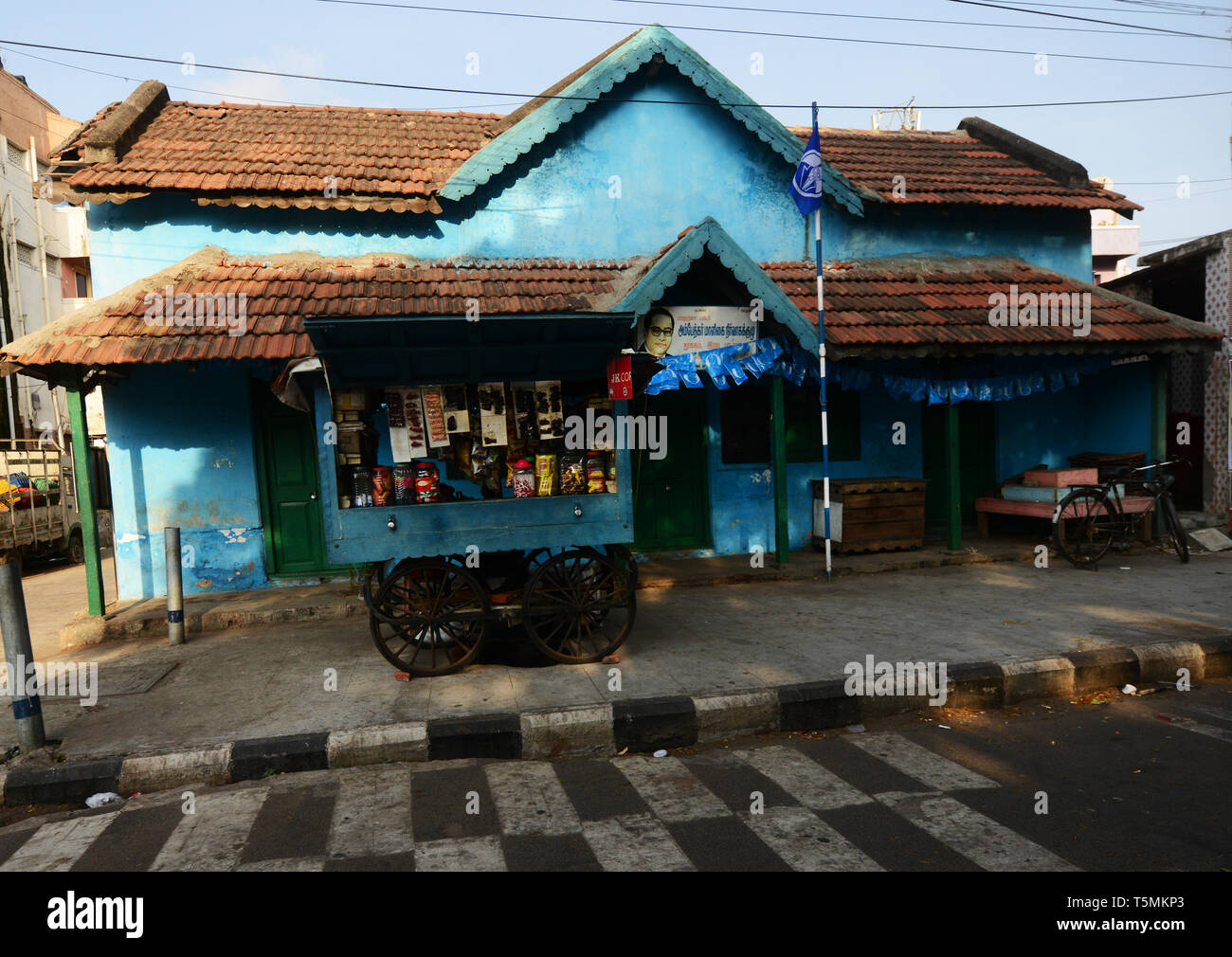 A traditional mobile snack stall in Chennai, India Stock Photo - Alamy