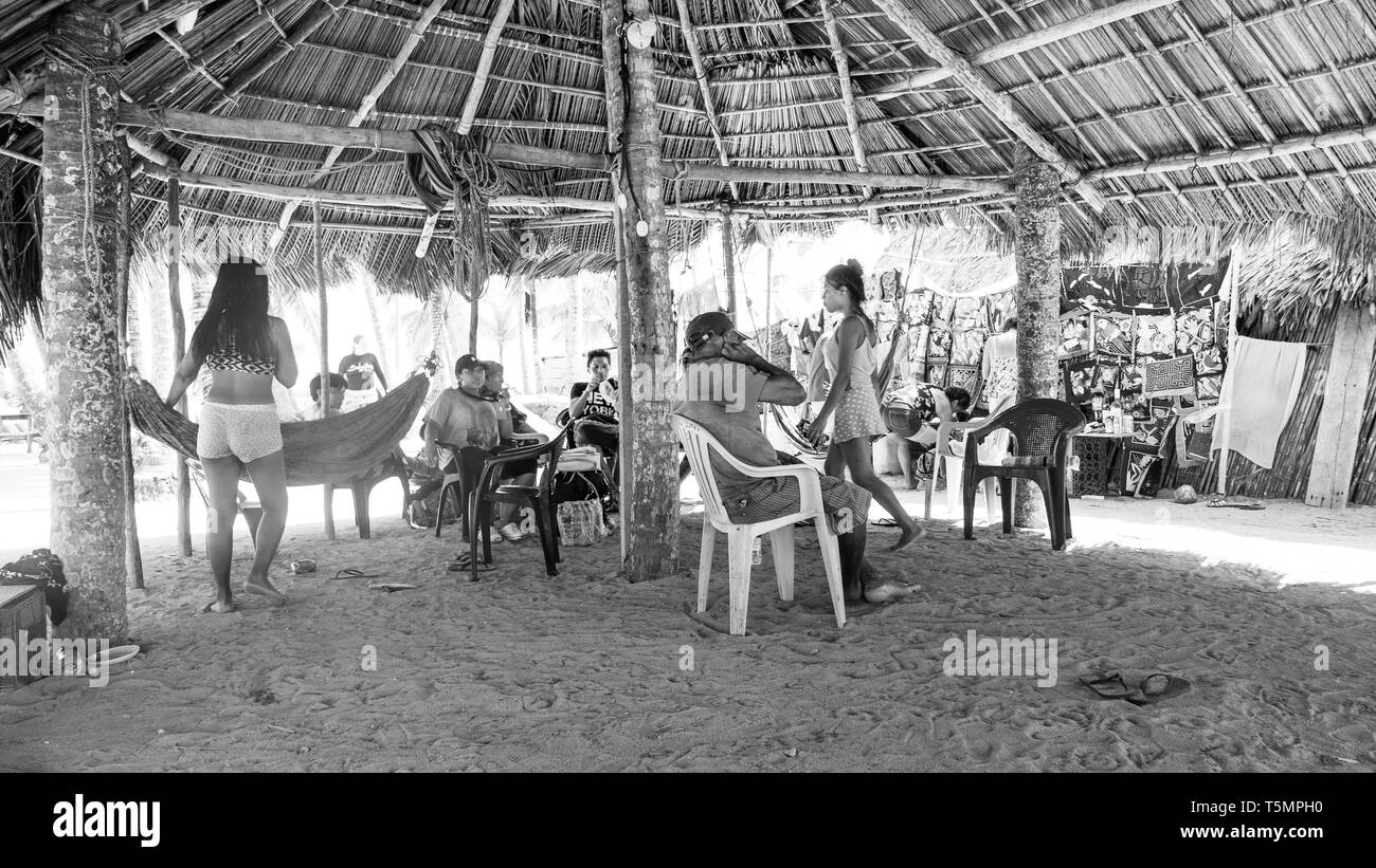 Kuna indian mola Black and White Stock Photos & Images - Alamy