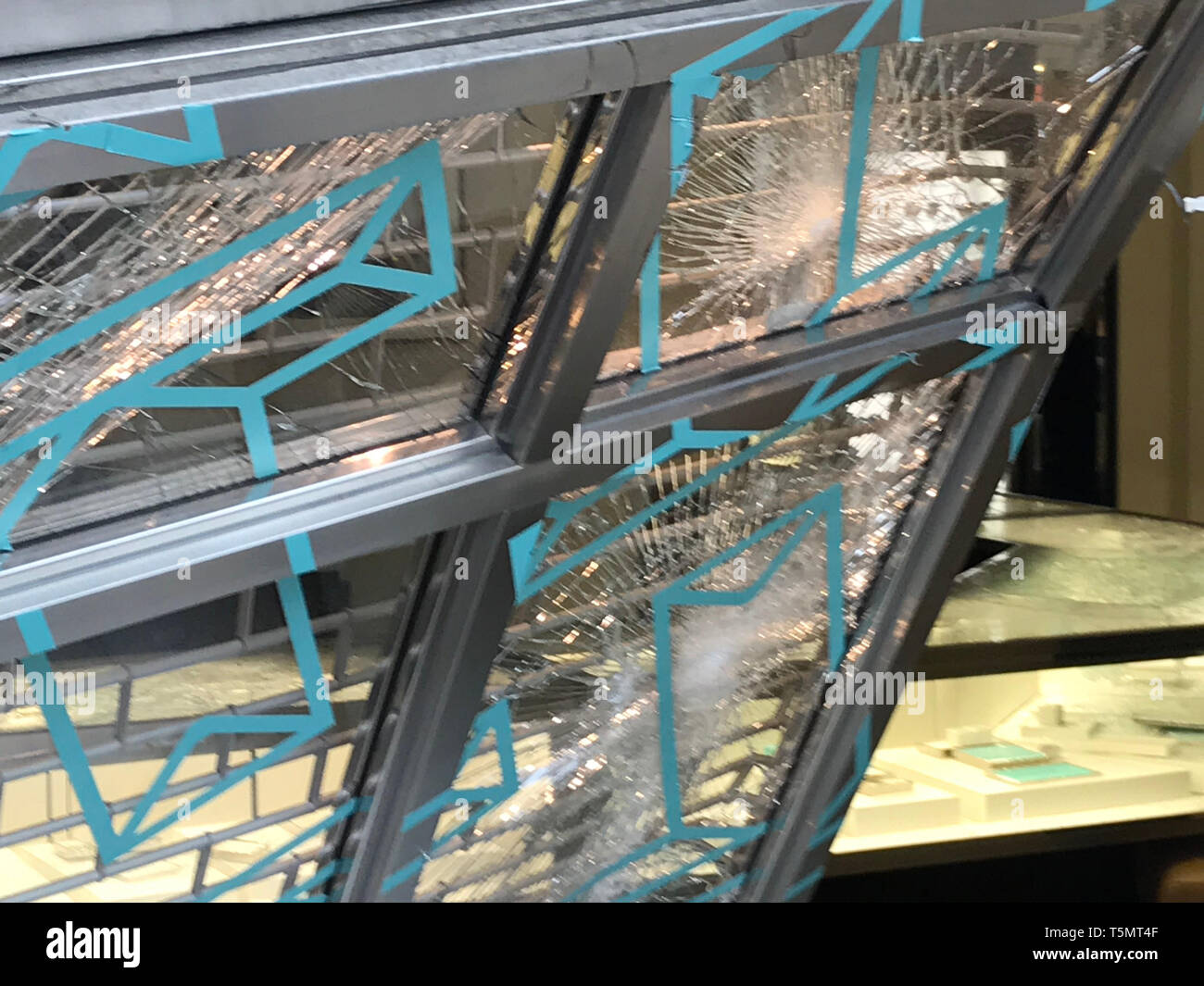 Broken store window police hi-res stock photography and images - Alamy