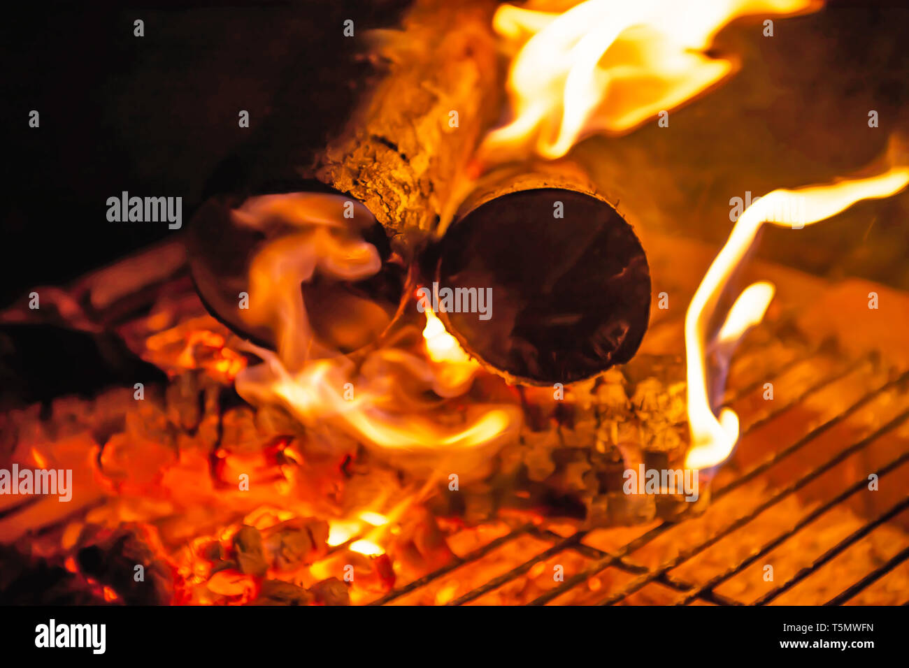 Camp fire in motion hi-res stock photography and images - Alamy