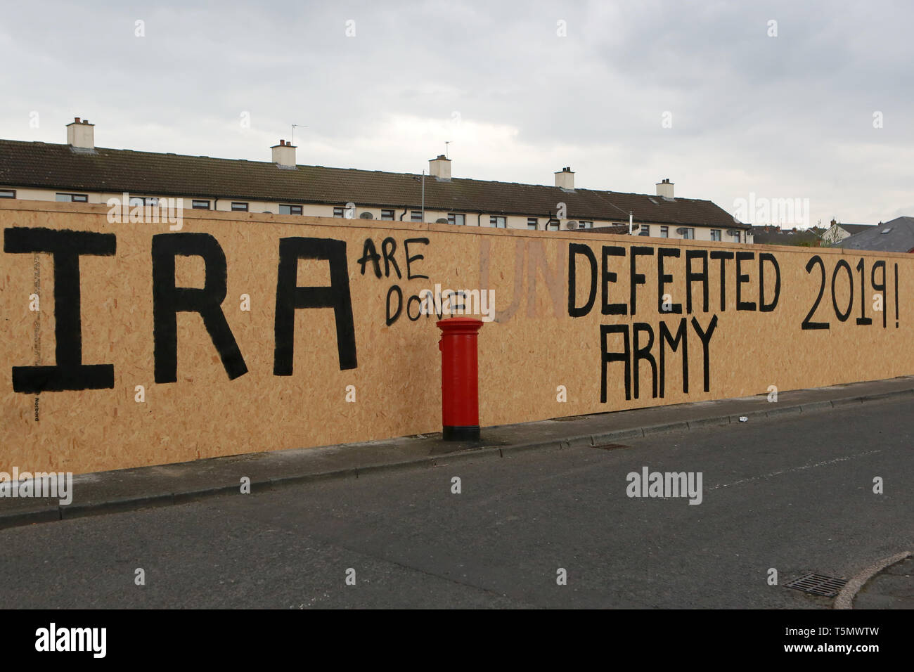 On the creggan estate hi-res stock photography and images - Alamy
