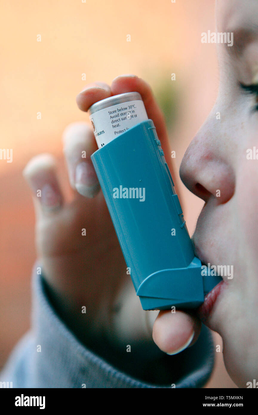 Puff inhaler inhalers hi-res stock photography and images - Alamy