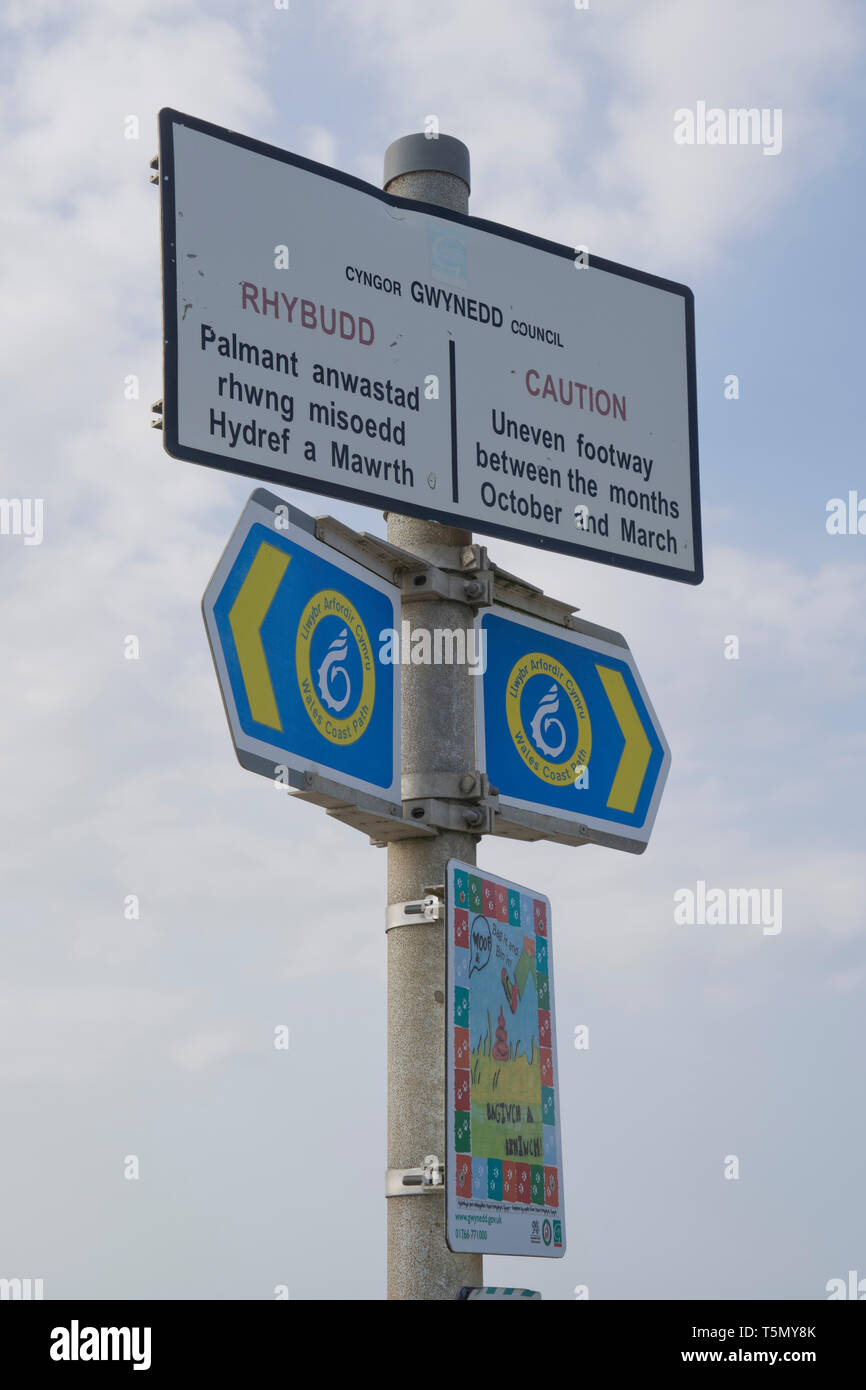 English and welsh sign hi-res stock photography and images - Alamy