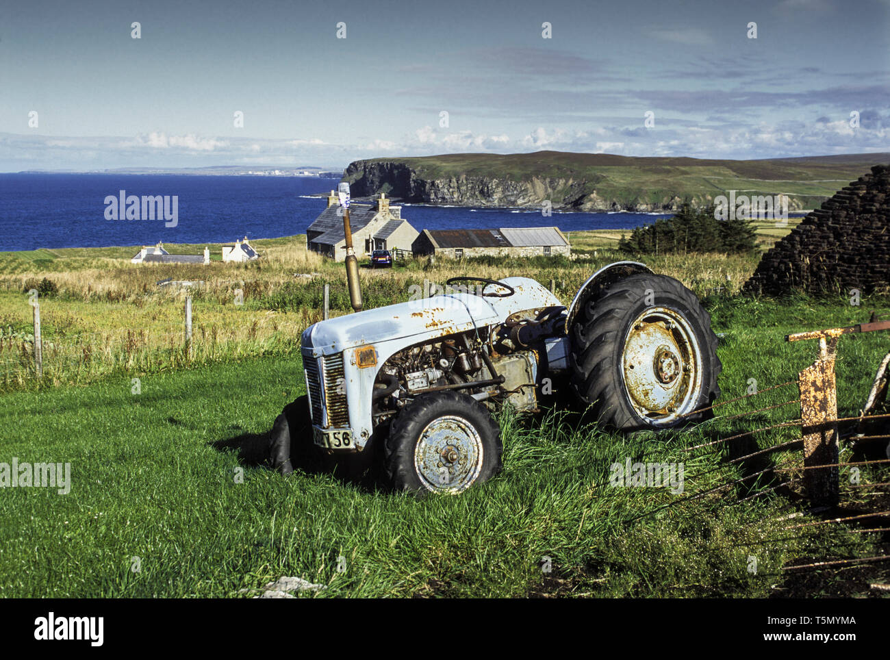 Grey massey ferguson tractor hi-res stock photography and images - Alamy