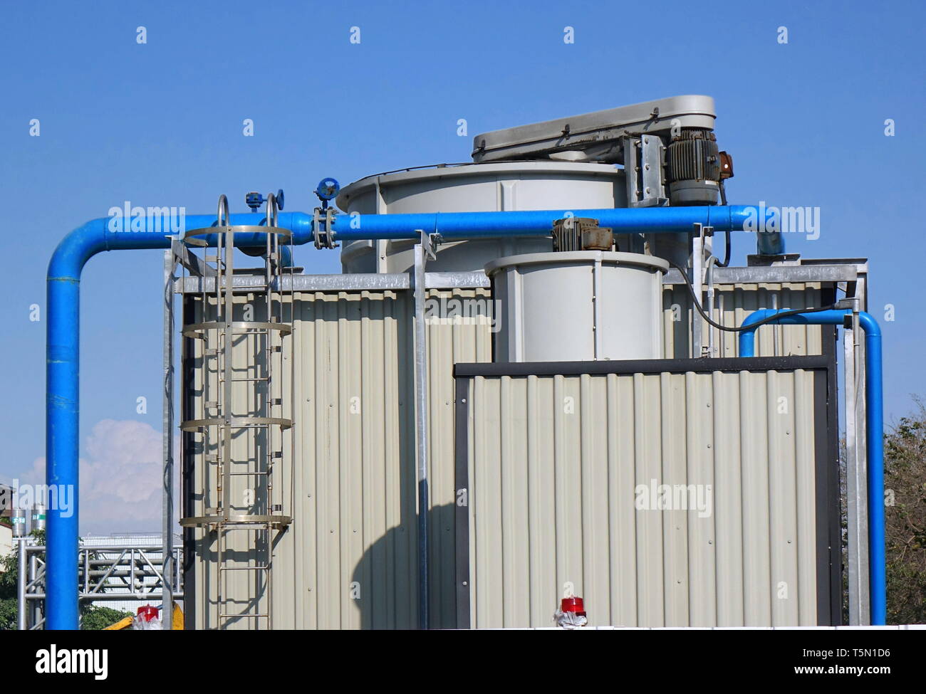 Chiller fan hi-res stock photography and images - Alamy