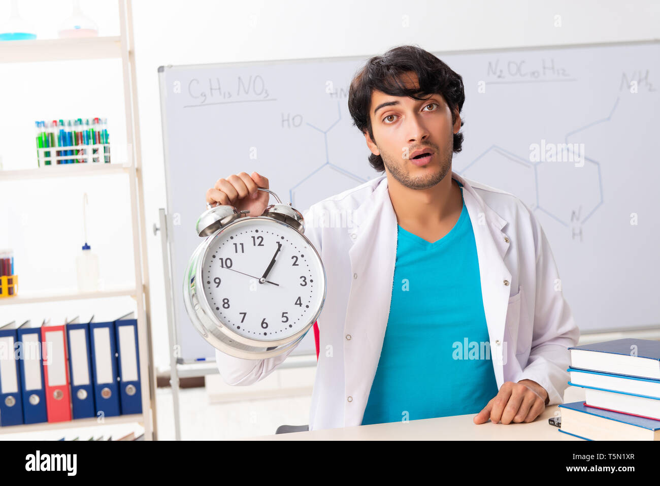 Student missing in classroom hi-res stock photography and images - Alamy