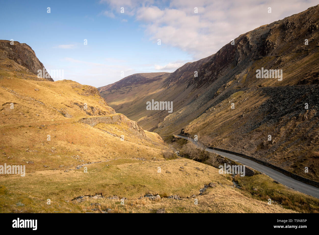 The Honister Pass in the Lake District National Park, Cumbria England ...