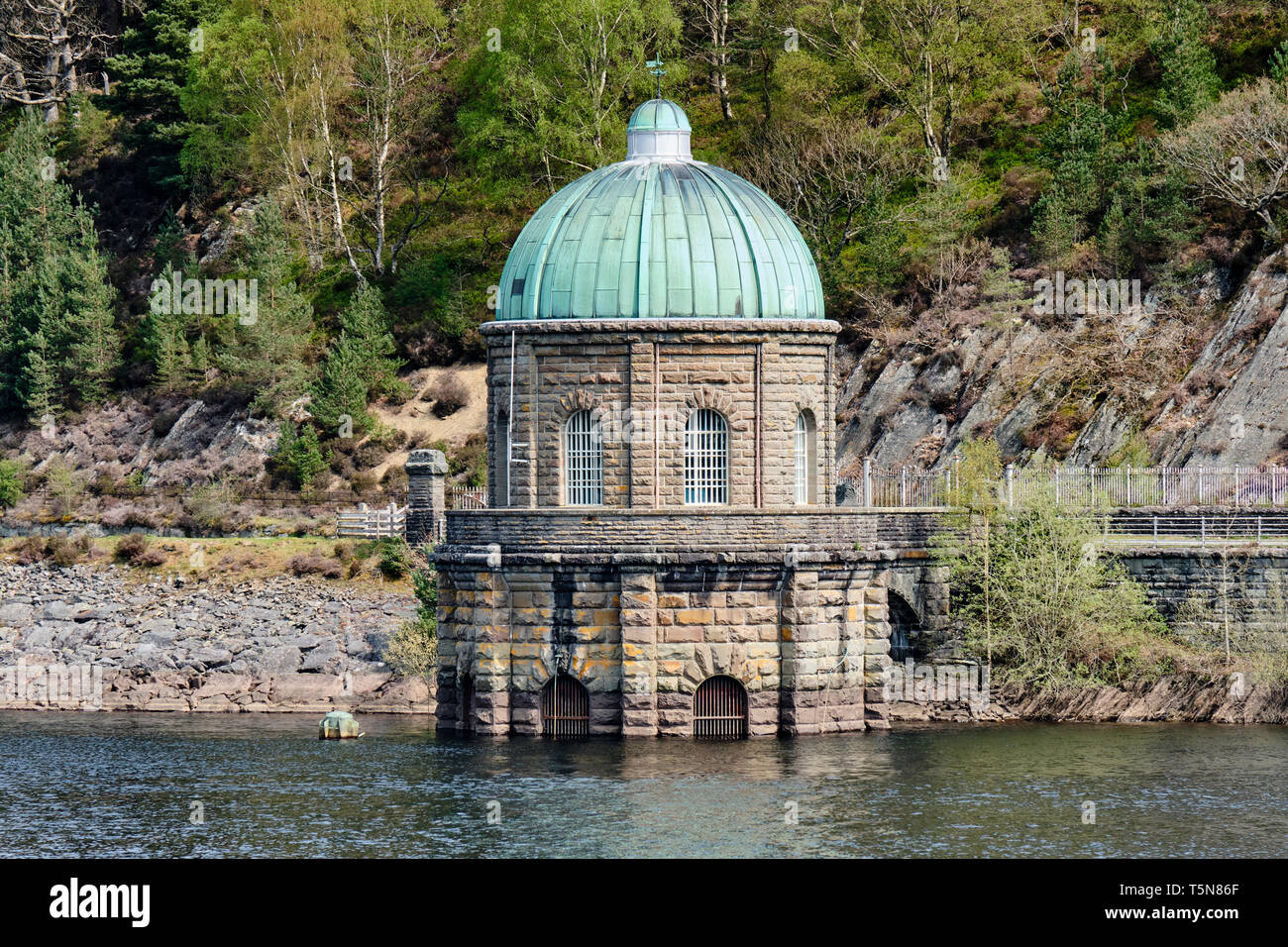 Foel Tower at the Garreg-ddu reservoir at Elan Valley, Powys, Wales ...