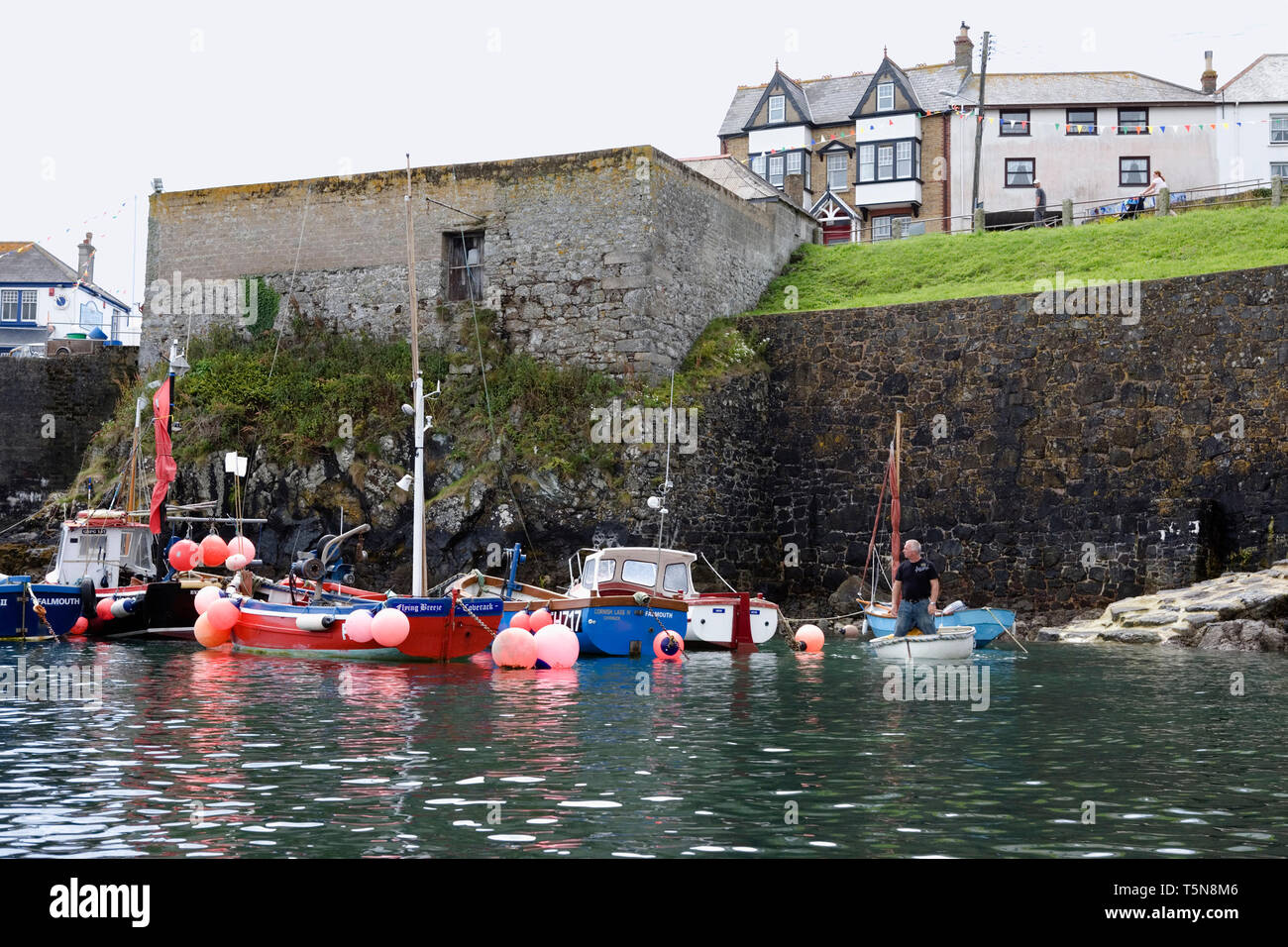 Coverack harbour fishing boat hi-res stock photography and images - Alamy