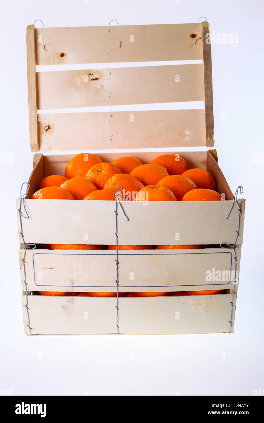 Box of oranges hi-res stock photography and images - Alamy