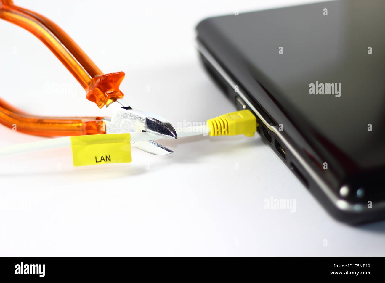 Cable cutter hi-res stock photography and images - Alamy