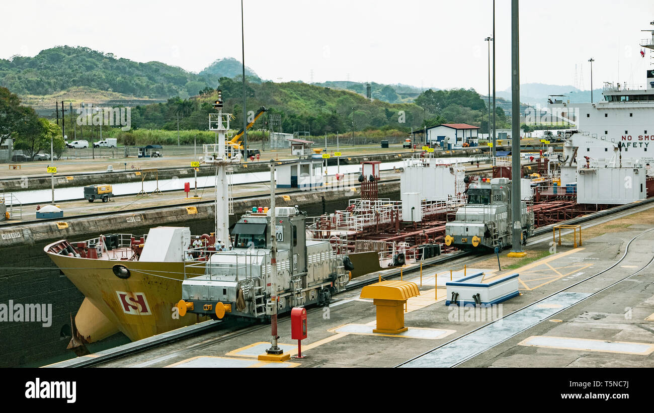 Electric locomotives, known as "mules", guide ships through the ...