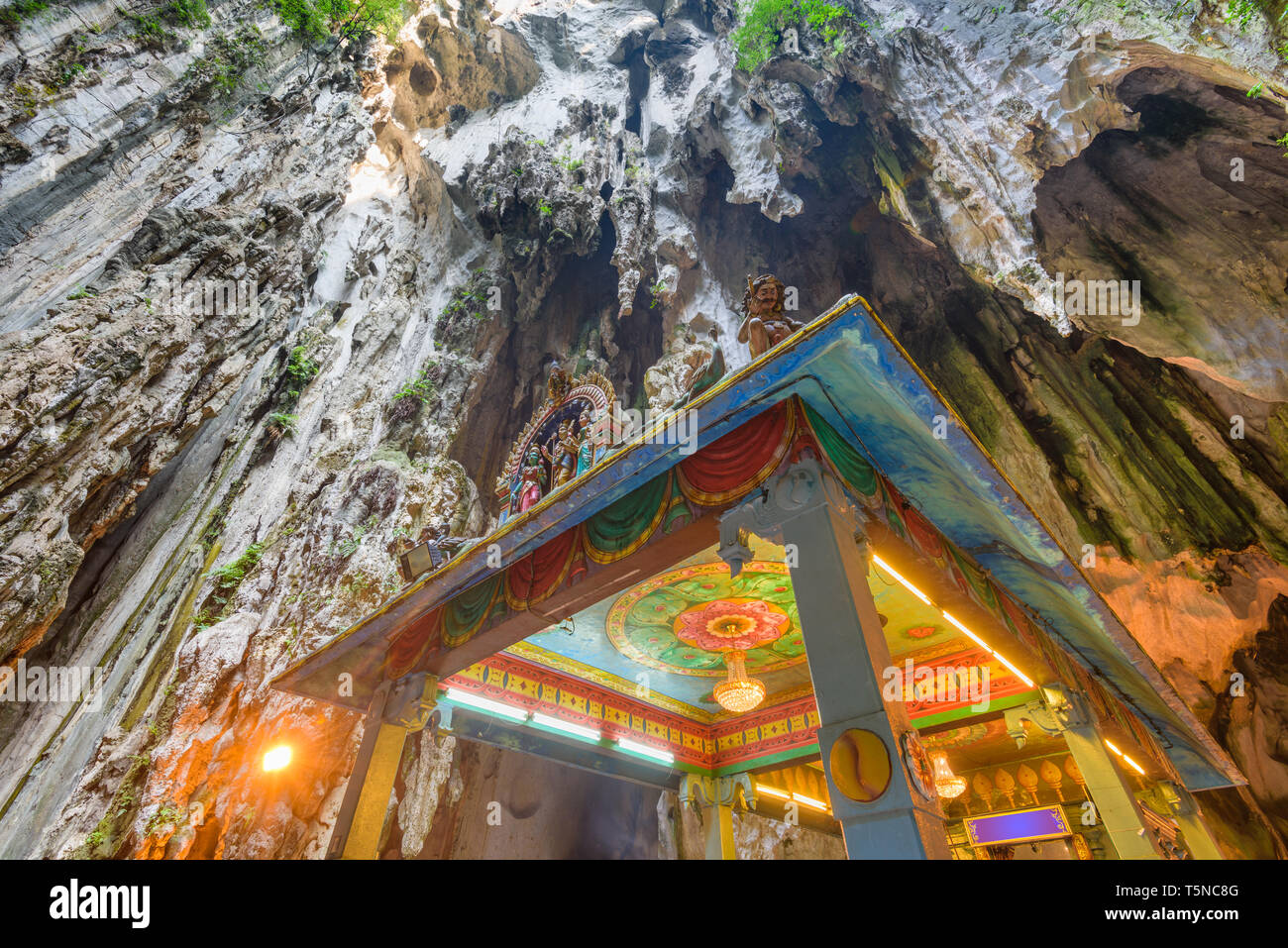 Batu Caves temple near Kuala Lumpur Stock Photo - Alamy