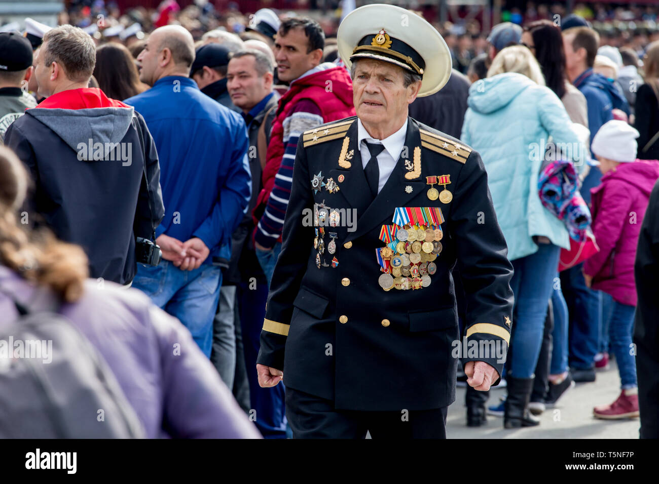 Russia, Vladivostok, 05/09/2018. Old officer in parade military uniform ...