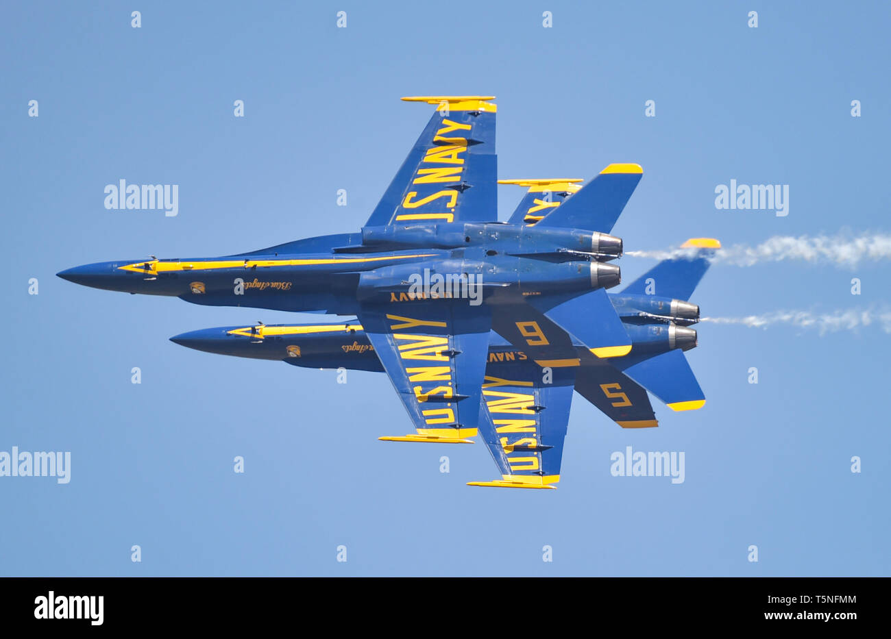 190423-N-UK306-2555 PENSACOLA, Fla. (April 23, 2019) Solo Pilots Lt ...